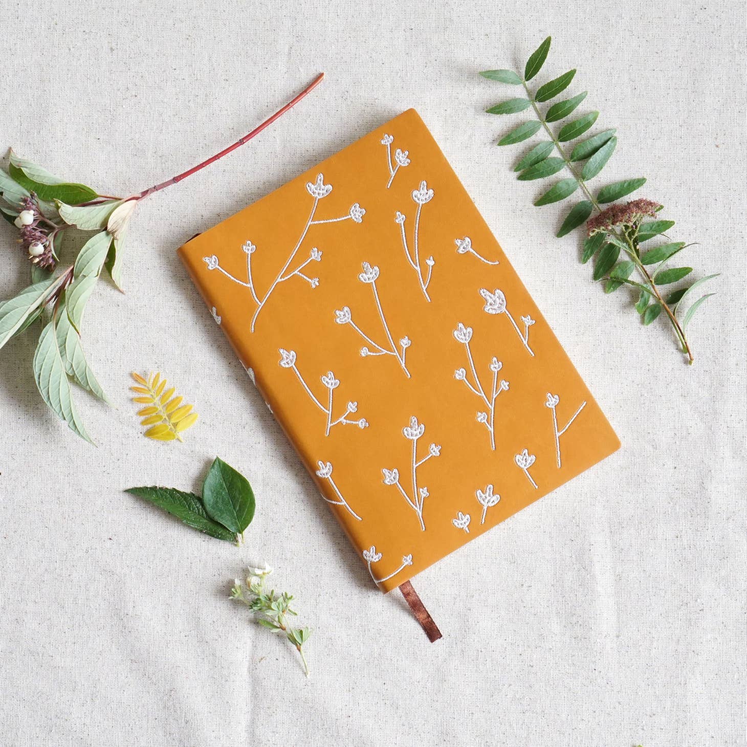 Denik - Samantha Embroidered Layflat Notebook – Stitchin' Post